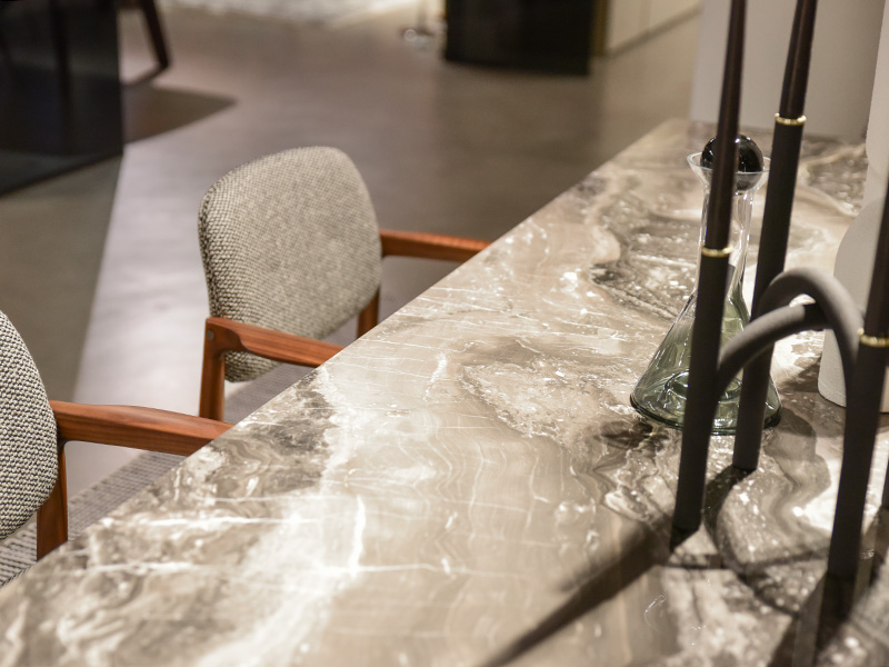 Minotti | Linha Table in quick delivery | Salvioni Design Solutions